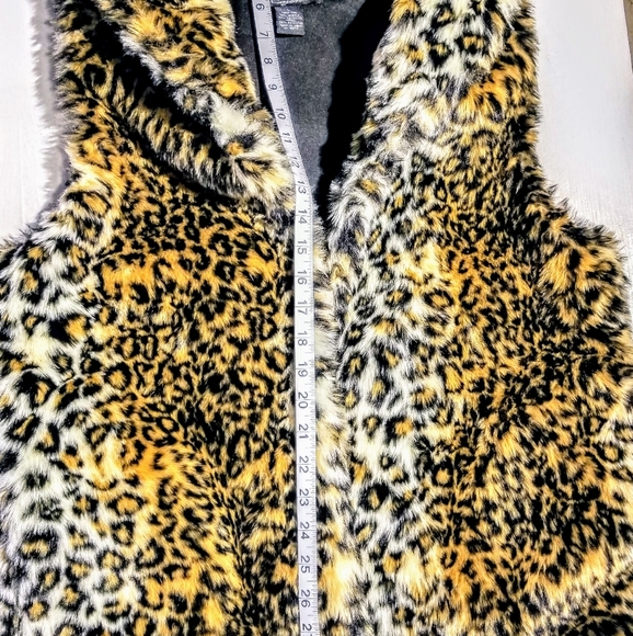 Cejon | Jackets & Coats | Vintage Cajon Faux Fur Animal Print Vest L ...